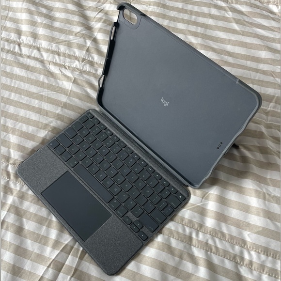 Logitech | Tablets & Accessories | Logitech Combo Touch Ipad Air 4th ...